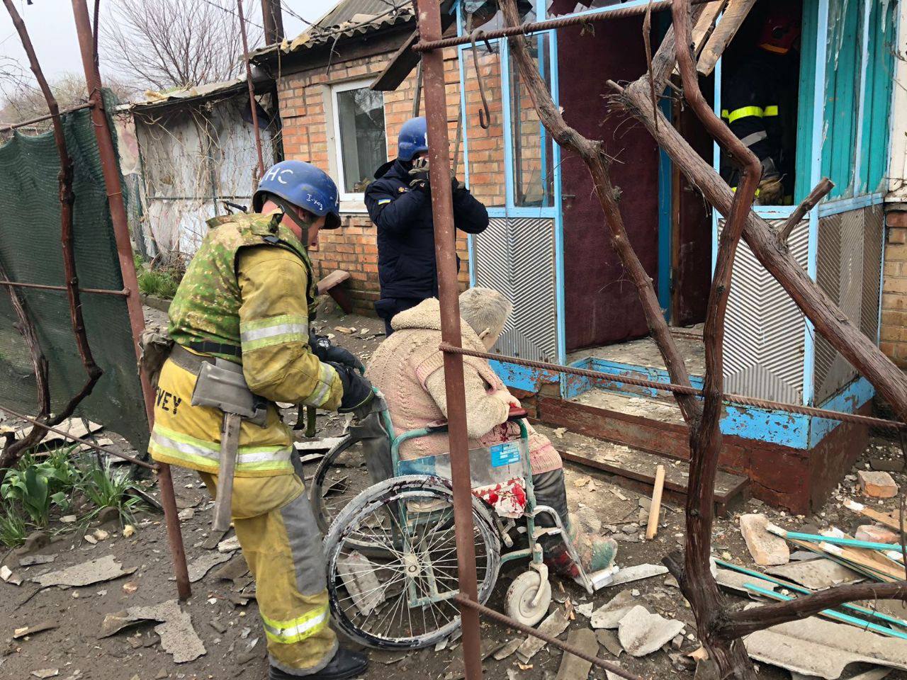 Governor: Russia shells Nikopol, injuring 4 people