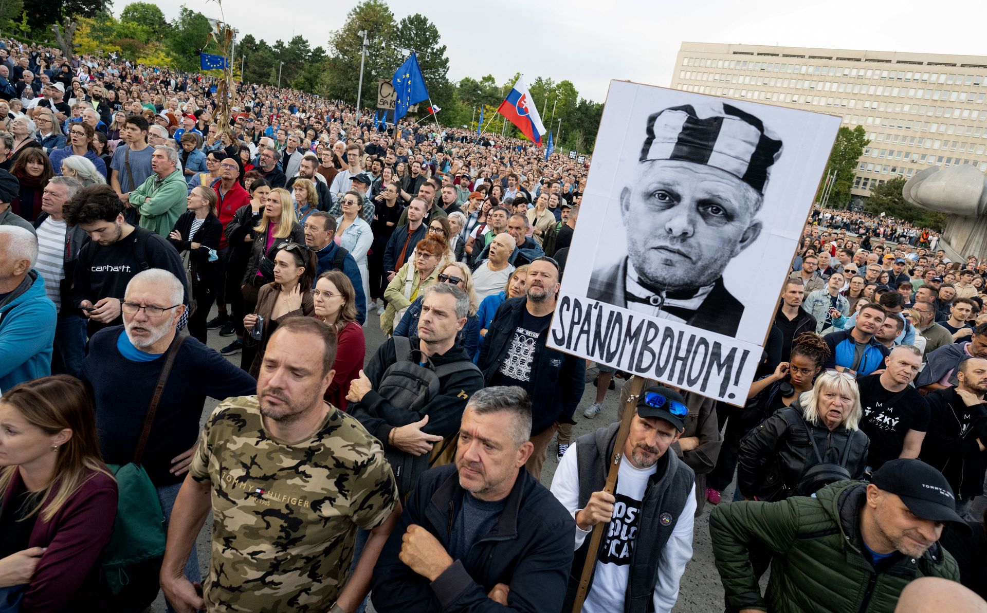 Thousands in Slovakia protest Fico's Russian-friendly stance, economic ...