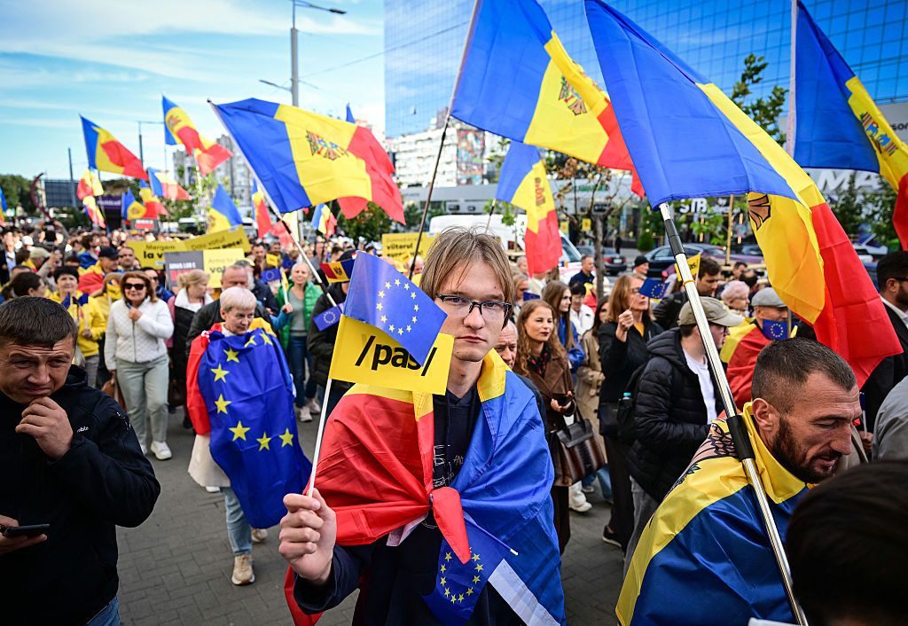 Moldova bans 2 pro-Russian parties on eve of key election