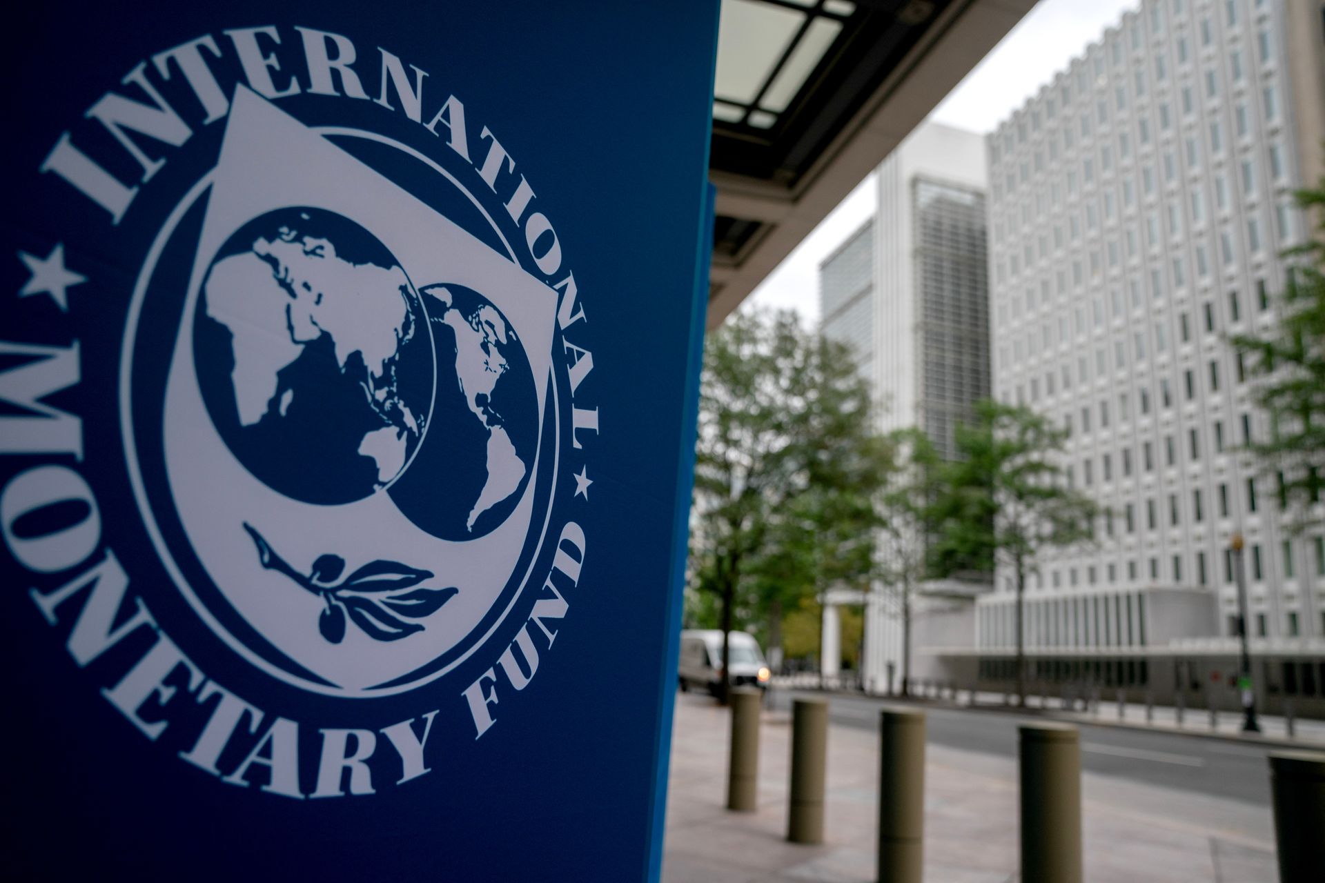 IMF keeps Ukraine's growth forecast unchanged, despite mounting attacks ...