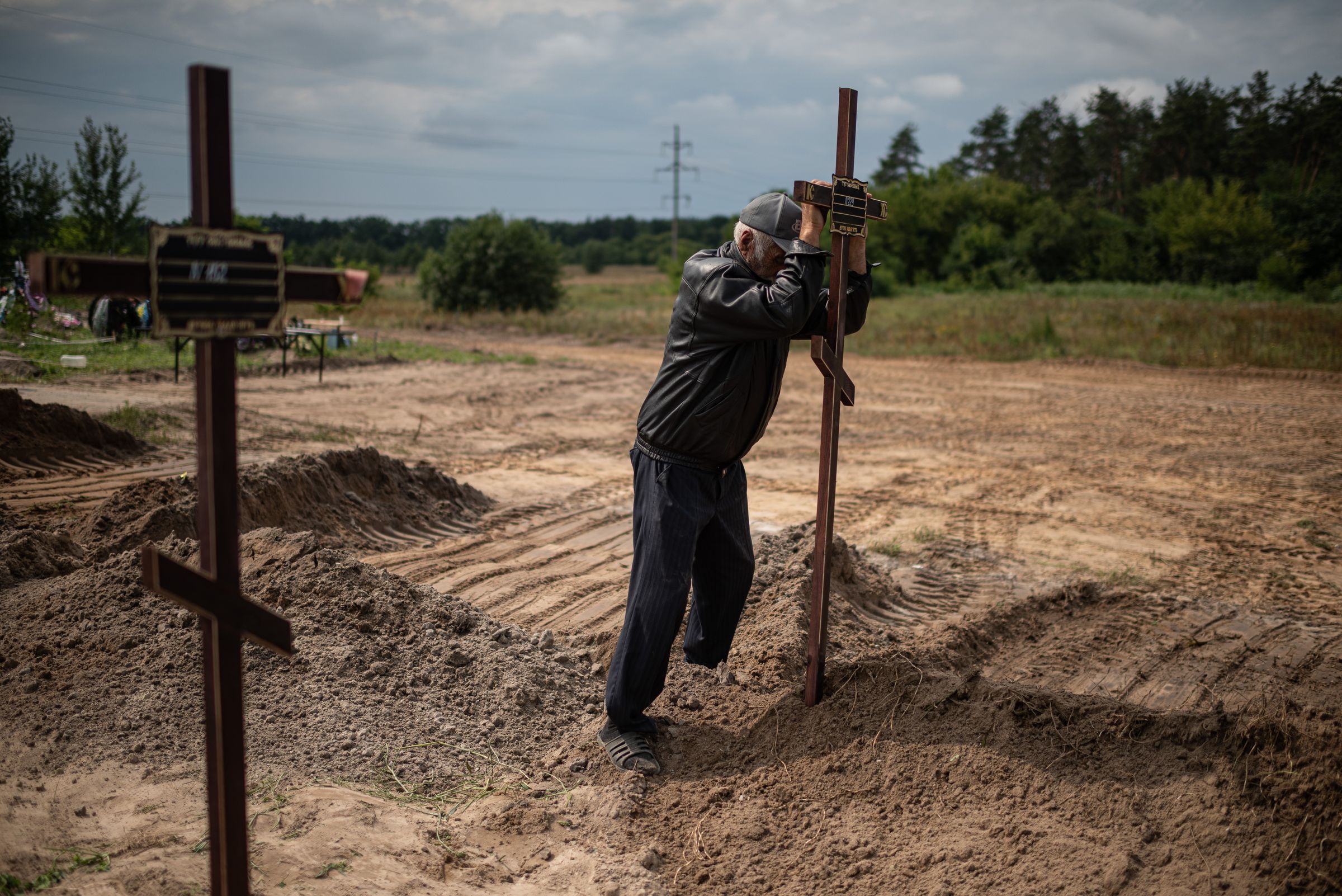 Months after Russian withdrawal, Bucha buries bodies of unidentified ...
